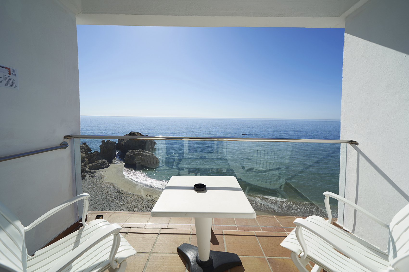 Habitación Doble con balcón y vistas al Mar. Planta baja - Hotel Balcón ...