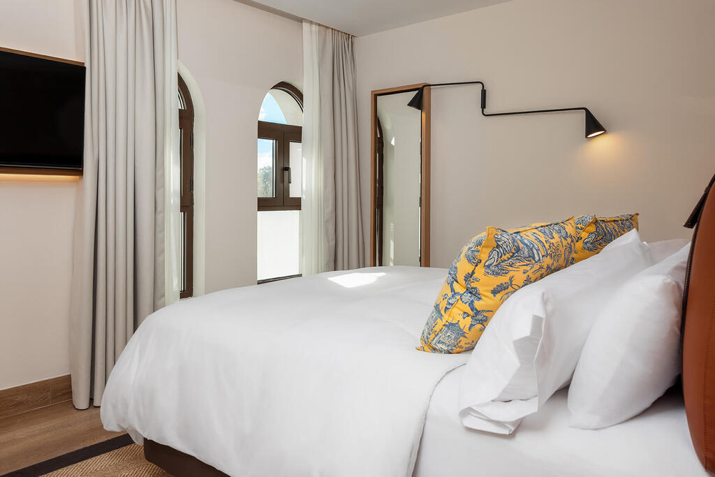 Deluxe-Kingsize-Bett | Senator Hotels & Resorts